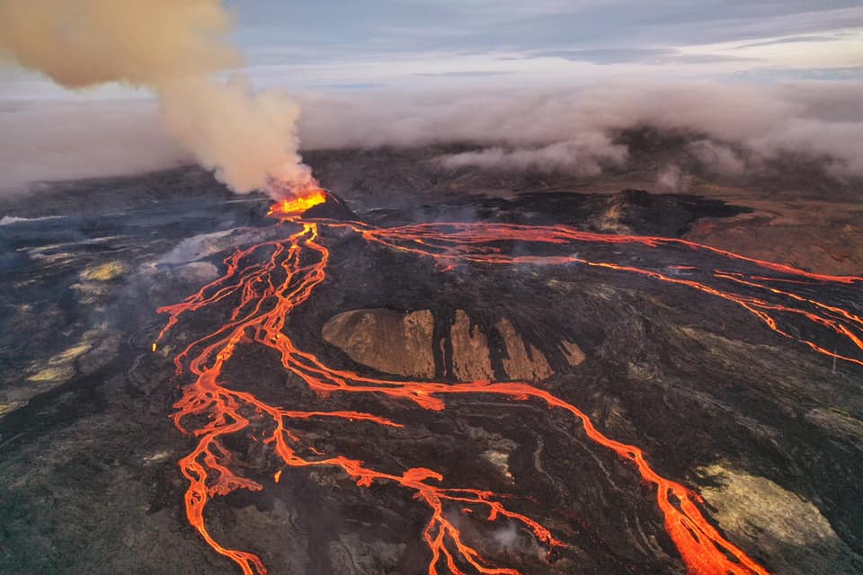 Vulkan-News 06.08.2021: Fagradalsfjall, Ebeko - Vulkane Net Newsblog