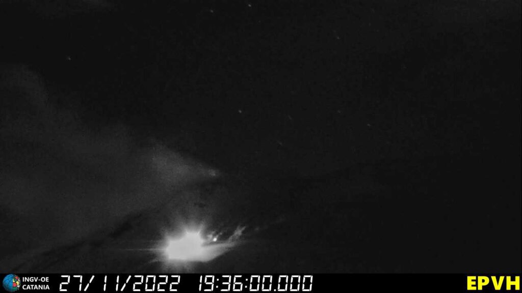 Vulkan Ätna mit Lava-Austritt am 27.11.22 - Vulkane Net Newsblog