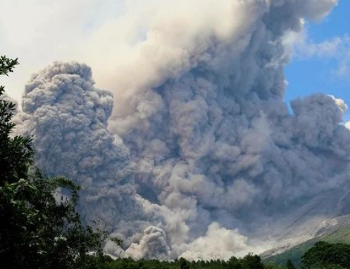 Vulkan Merapi am 11.03.23: Pyroklastischer Strom - Vulkane Net Newsblog