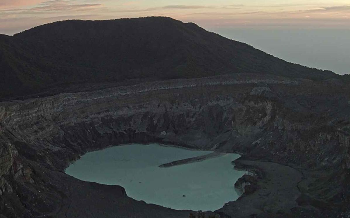 Kratersee des Poas trocknet aus - Vulkane Net Newsblog